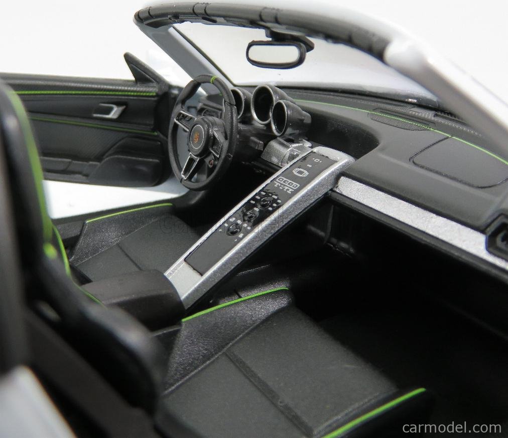 WELLY WE18051CWH Scale 1/18 | PORSCHE 918 SPYDER OPEN 2015 WHITE