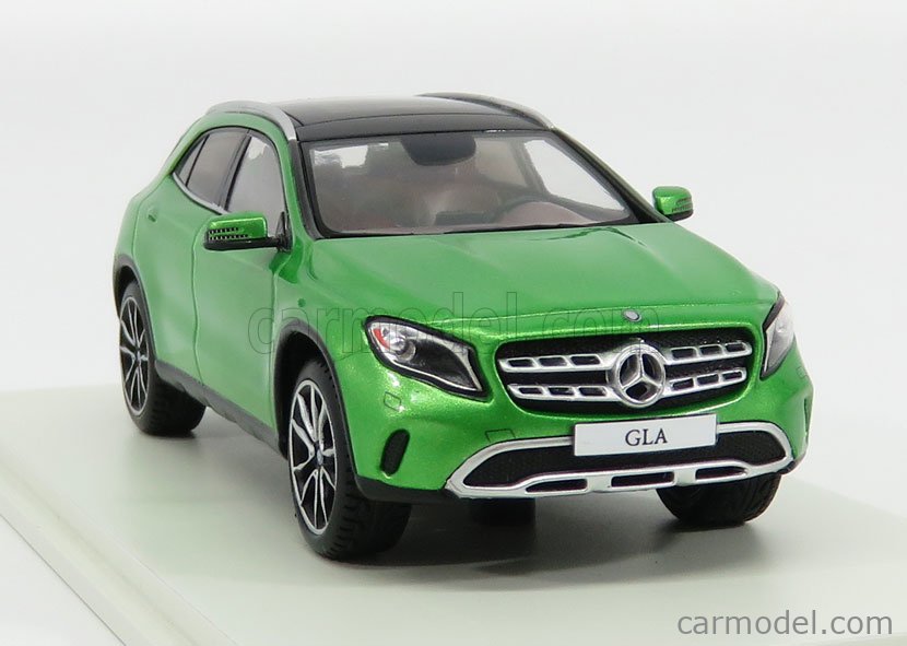 SPARK-MODEL SDC026 Scale 1/43 | MERCEDES BENZ GLA-CLASS 250 2017 GREEN