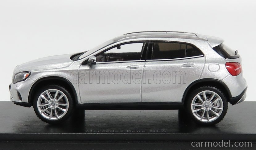 SPARK-MODEL SDC027 Scale 1/43 | MERCEDES BENZ GLA-CLASS 250 2017 WHITE