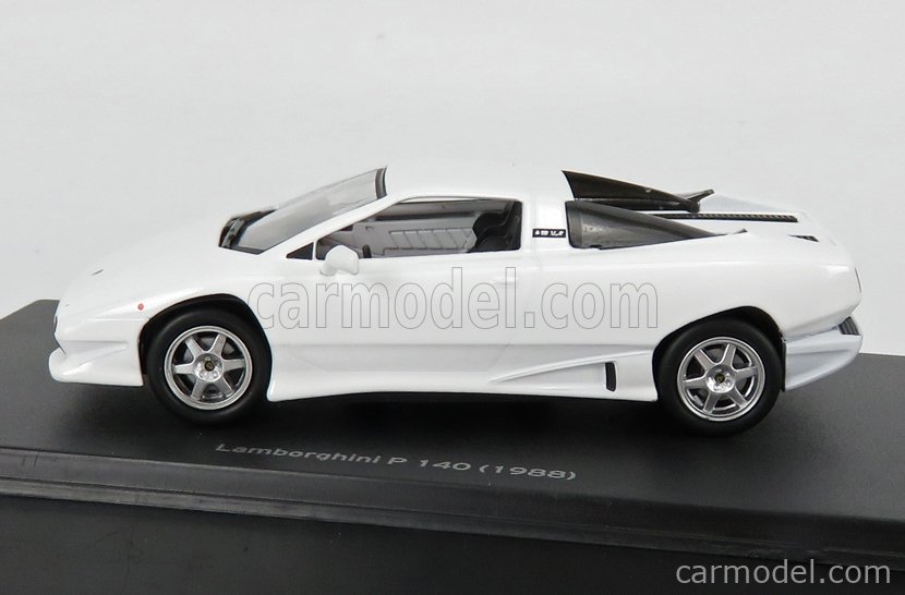 EDICOLA EDLAMBCOLL056 Scale 1/43 | LAMBORGHINI P140 1988 WHITE