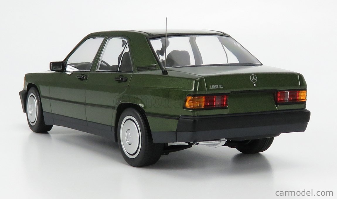 MINICHAMPS 155037001 Scale 1/18 | MERCEDES BENZ 190E (W201) 1984 GREEN MET