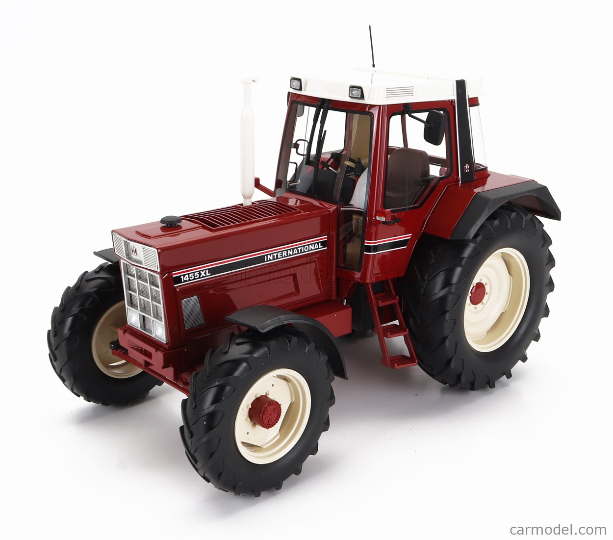 SCHUCO 450026600 Escala 1/18 | INTERNATIONAL 1455 XL TRACTOR 1989 RED WHITE