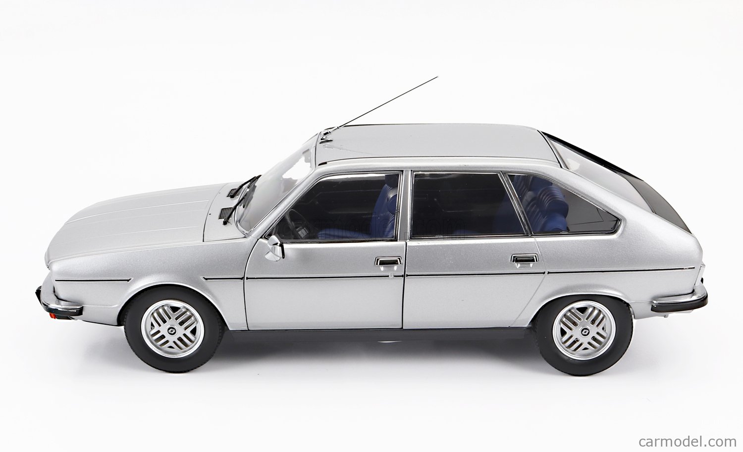 NOREV 185272 Scale 1/18 | RENAULT R30 TX 1979 SILVER