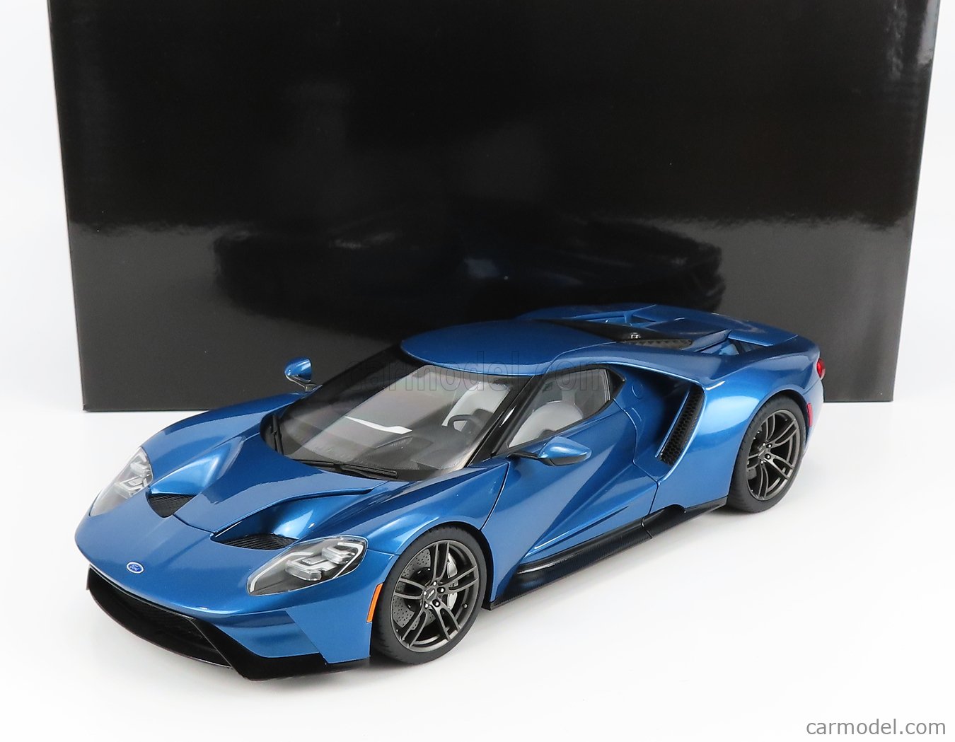 AUTOART 12107 Scale 1/12 | FORD USA GT 2017 LIQUID BLUE
