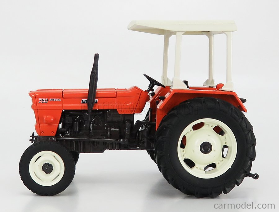UNIVERSAL HOBBIES UH5255 Scale 1/32 | FIAT 750 SPECIAL TRACTOR 1974 ...