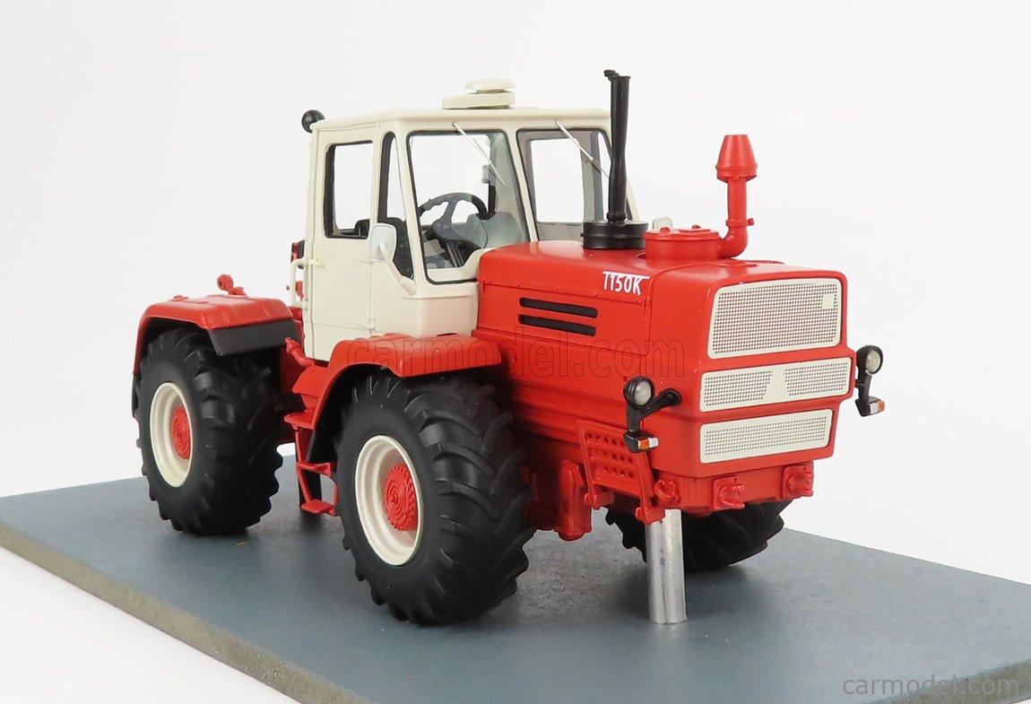 SCHUCO 450913500 Scale 1/32 | CHARKOW T-150K TRACTOR 1972 RED WHITE