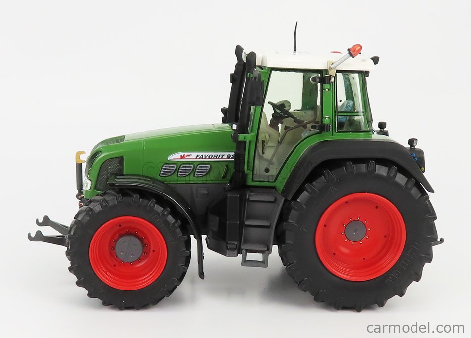 WEISE-TOYS 1067 Scala 1/32 | FENDT VARIO 924 FAVORIT TRACTOR 2016 GREEN ...