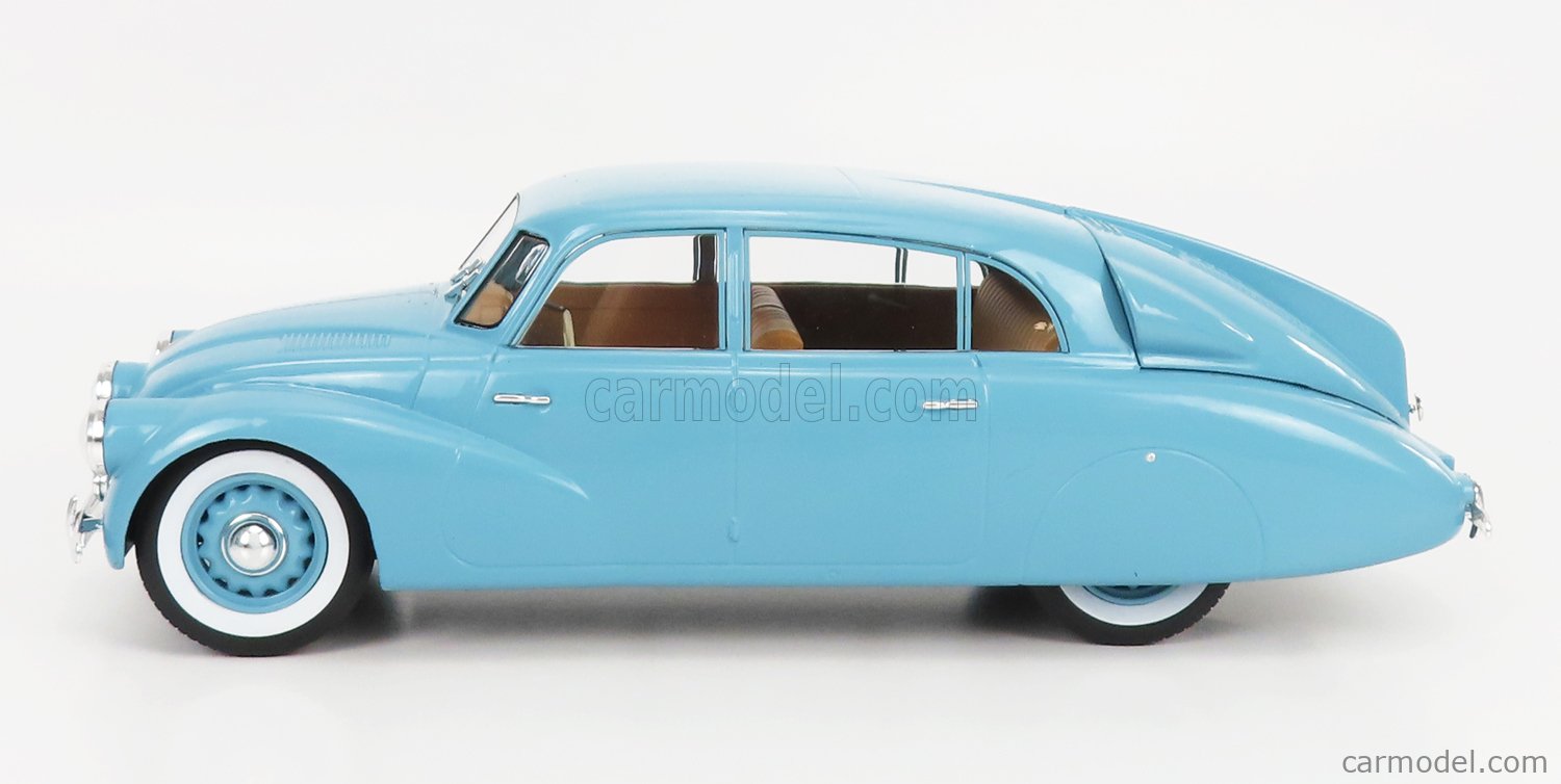 MCG MCG18362 Scale 1/18 | TATRA 87 1937 LIGHT BLUE