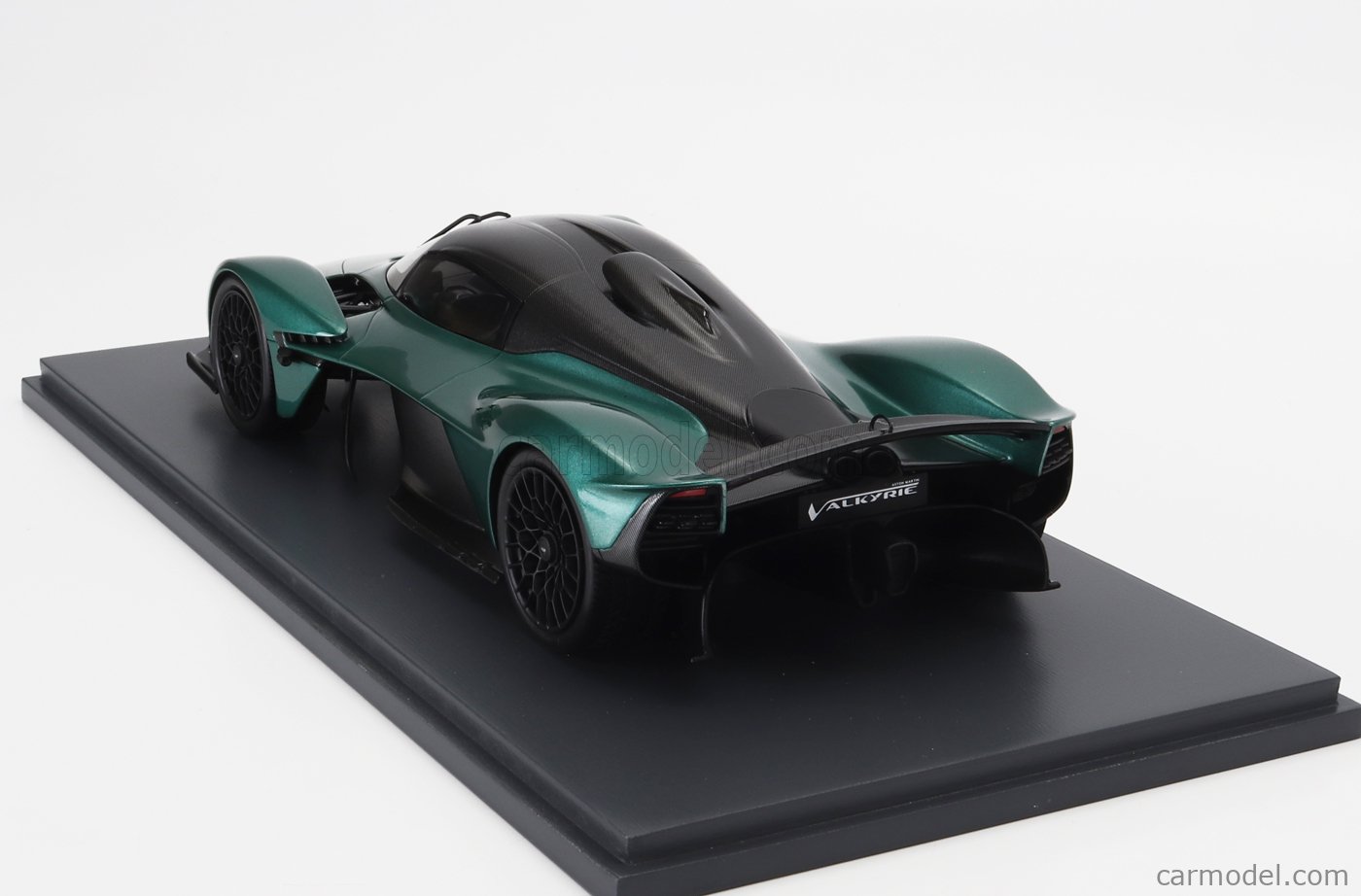 SCHUCO 450048900 Scale 1/18 | ASTON MARTIN VALKYRIE 2021 GREEN