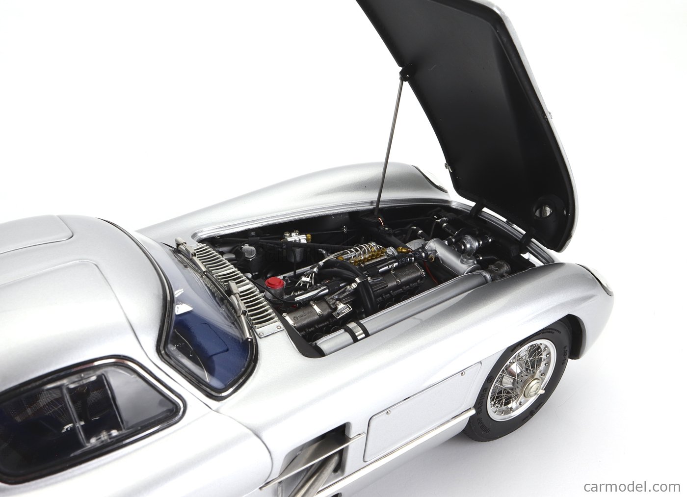 CMC M243 Scale 1/18 | MERCEDES BENZ 300 SLR UHLENHAUT COUPE 1955 - BLUE ...