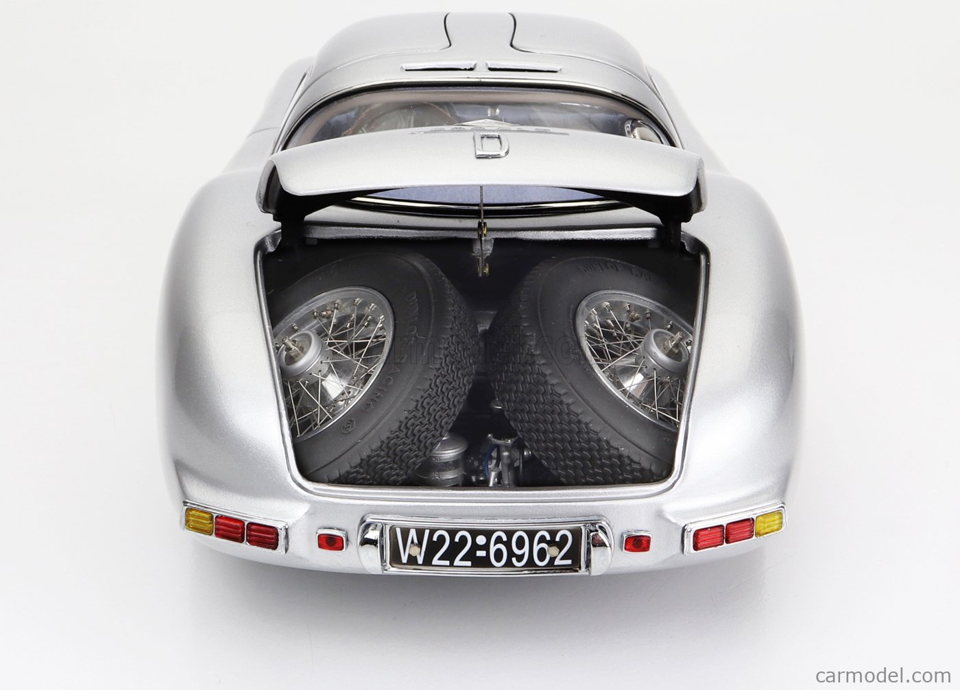 CMC M243 Scale 1/18 | MERCEDES BENZ 300 SLR UHLENHAUT COUPE 1955 - BLUE ...