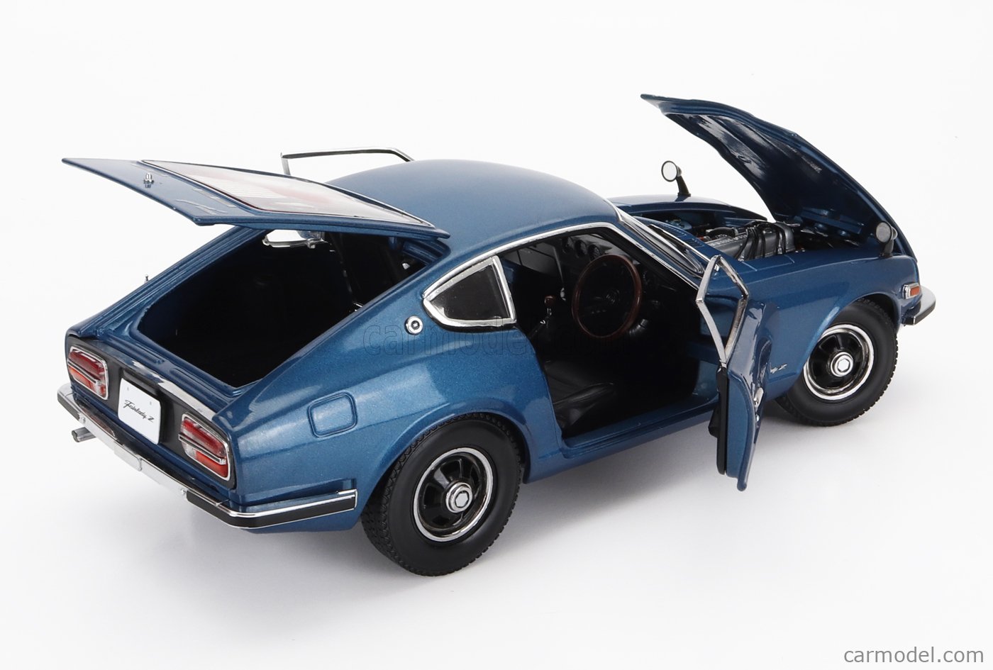 SUN-STAR 03513R Scale 1/18 | NISSAN FAIRLADY Z (S30) RHD 1970 BLUE