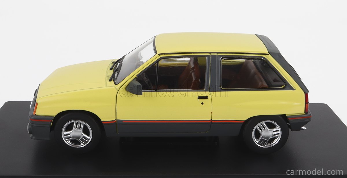EDICOLA AB24P017 Scale 1/24 | OPEL CORSA 1.3 SR 1983 YELLOW BLACK