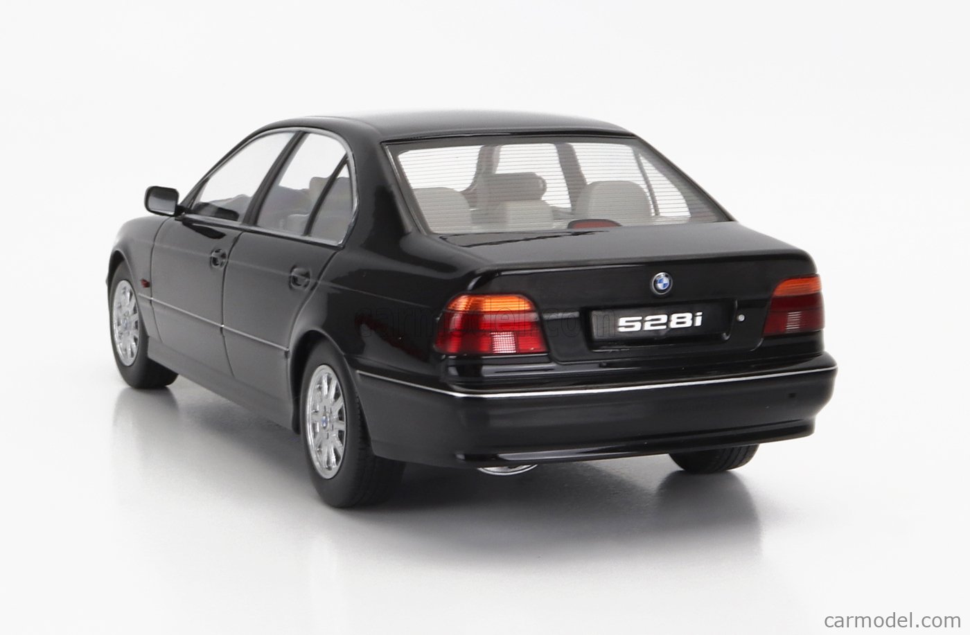 KK-SCALE KKDC181053 Scale 1/18 | BMW 5-SERIES 528i (E39) SEDAN 1995 BLACK