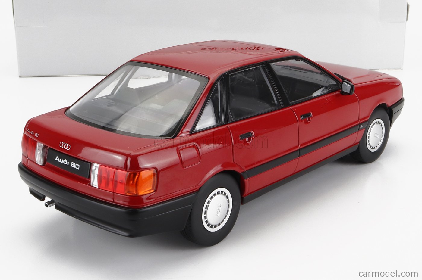 TRIPLE9 T9-1800343 Scale 1/18 | AUDI 80 B3 1989 RED