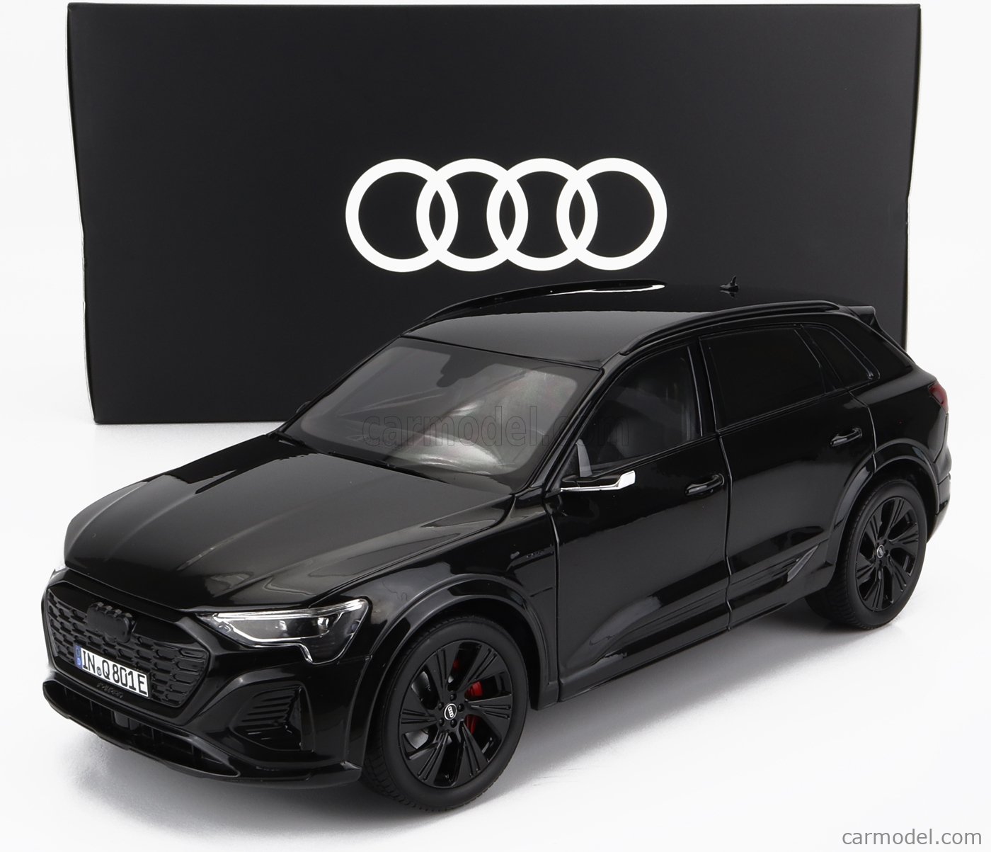 NOREV 5012328651 Scala 1/18 | AUDI Q8 E-TRON 2023 MITH BLACK