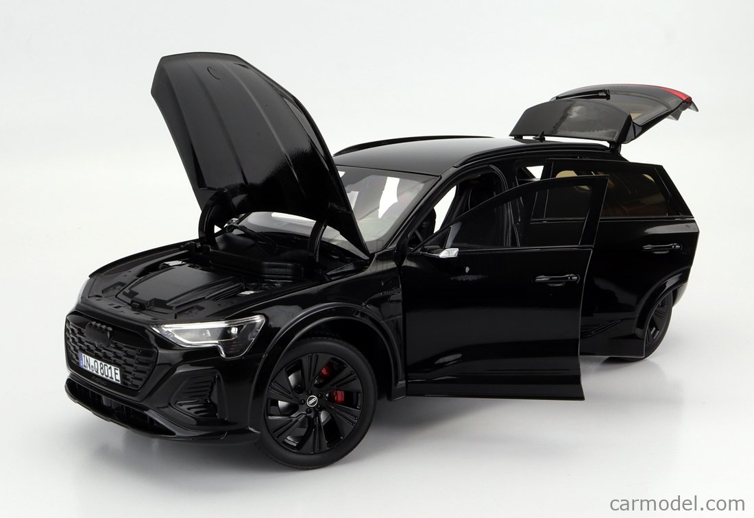 NOREV 5012328651 Escala 1/18 | AUDI Q8 E-TRON 2023 MITH BLACK