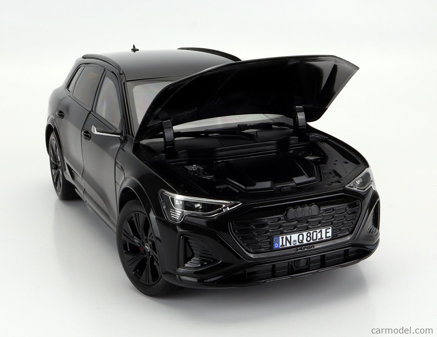 NOREV 5012328651 Scala 1/18 | AUDI Q8 E-TRON 2023 MITH BLACK