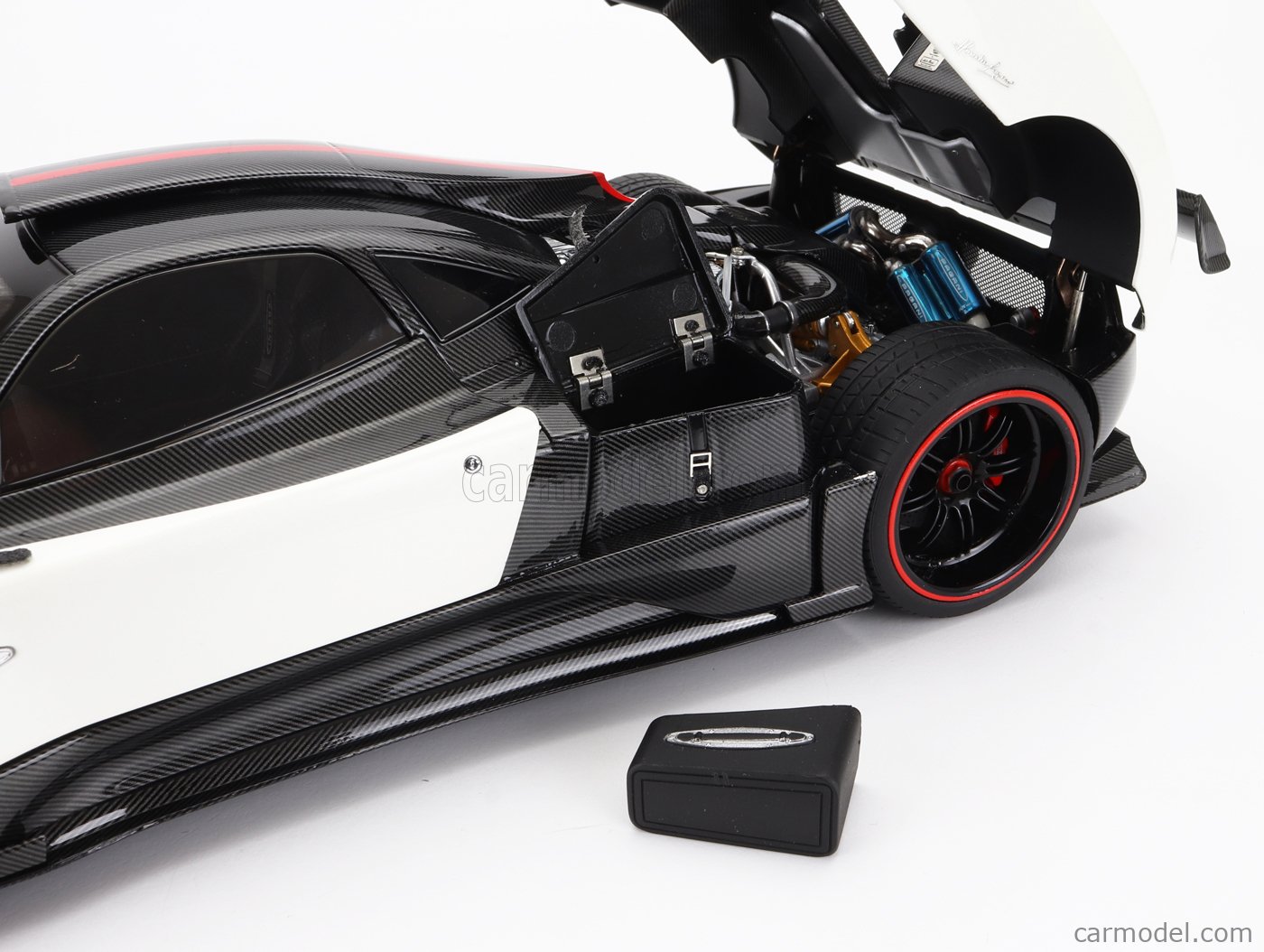 ALMOST-REAL ALM850601001 Scala 1/18 | PAGANI ZONDA CINQUE 2009 BIANCO ...