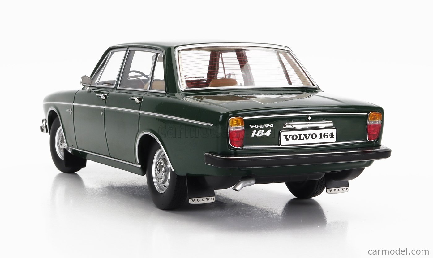 TRIPLE9 T9-1800370 Scale 1/18 | VOLVO 164 1970 GREEN