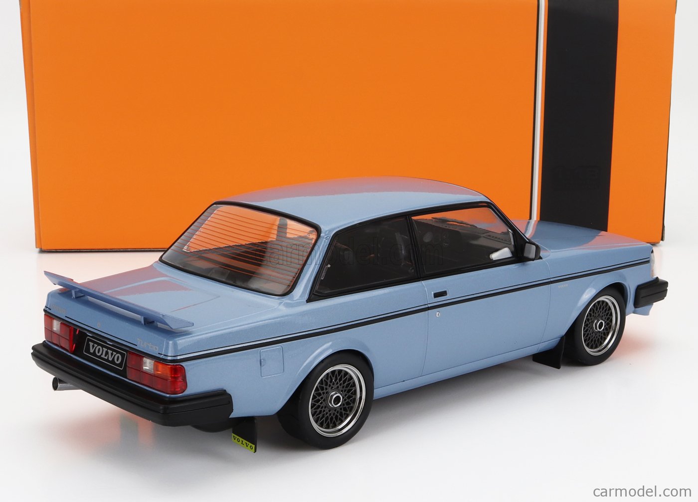 IXO-MODELS 18C-MC090.22 Scale 1/18 | VOLVO 240 TURBO 1985 LIGHT BLUE BLACK