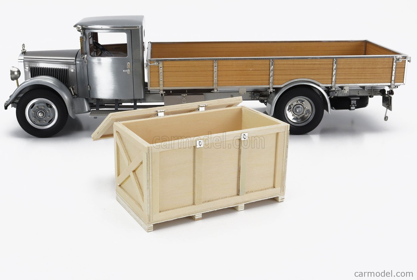 CMC BU-003 Scale 1/18 | MERCEDES BENZ SET 2X LO2750 PLATFORM TRUCK WITH ...