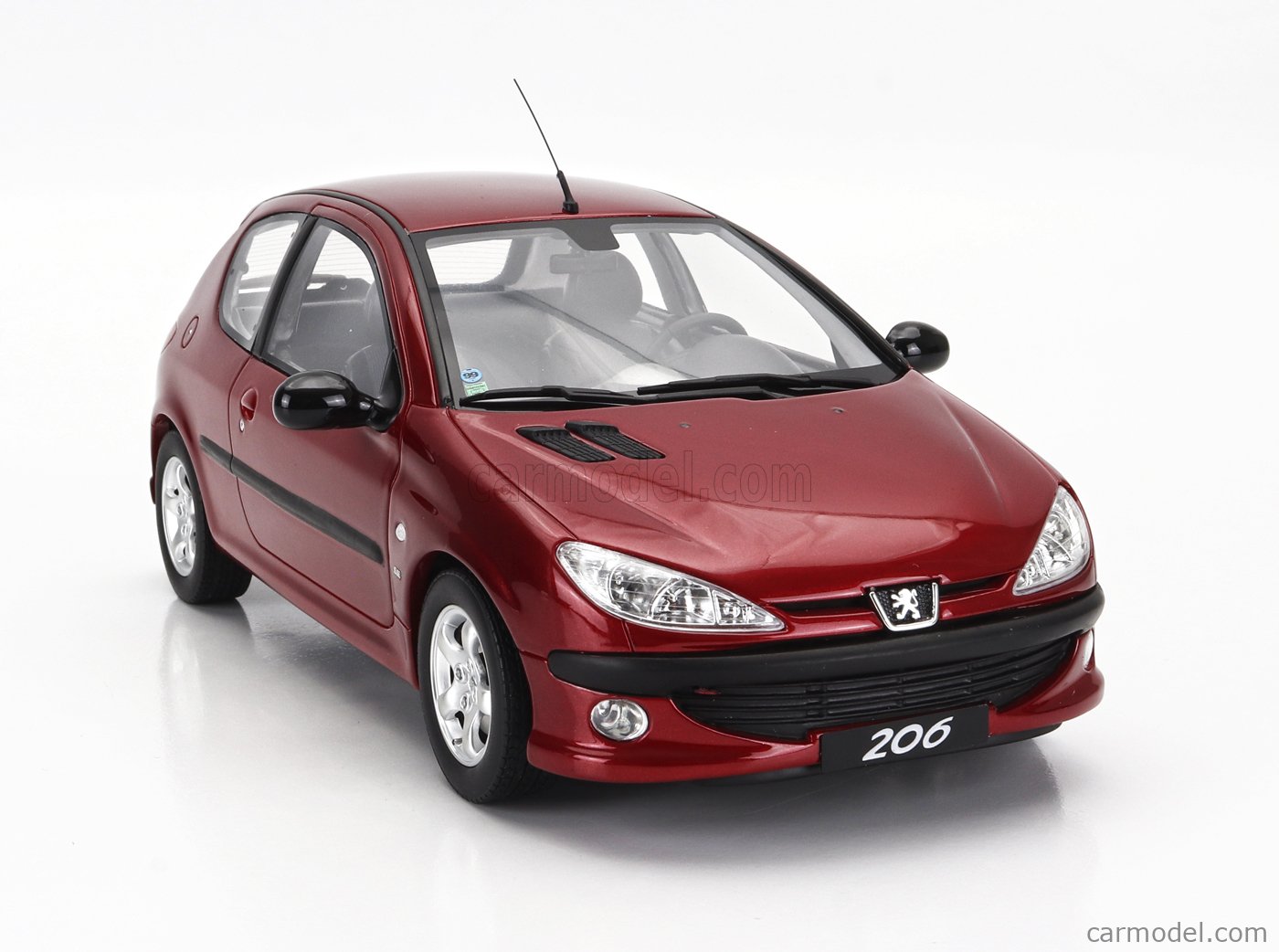 OTTO-MOBILE OT1039 Echelle 1/18 | PEUGEOT 206 S16 1999 RED