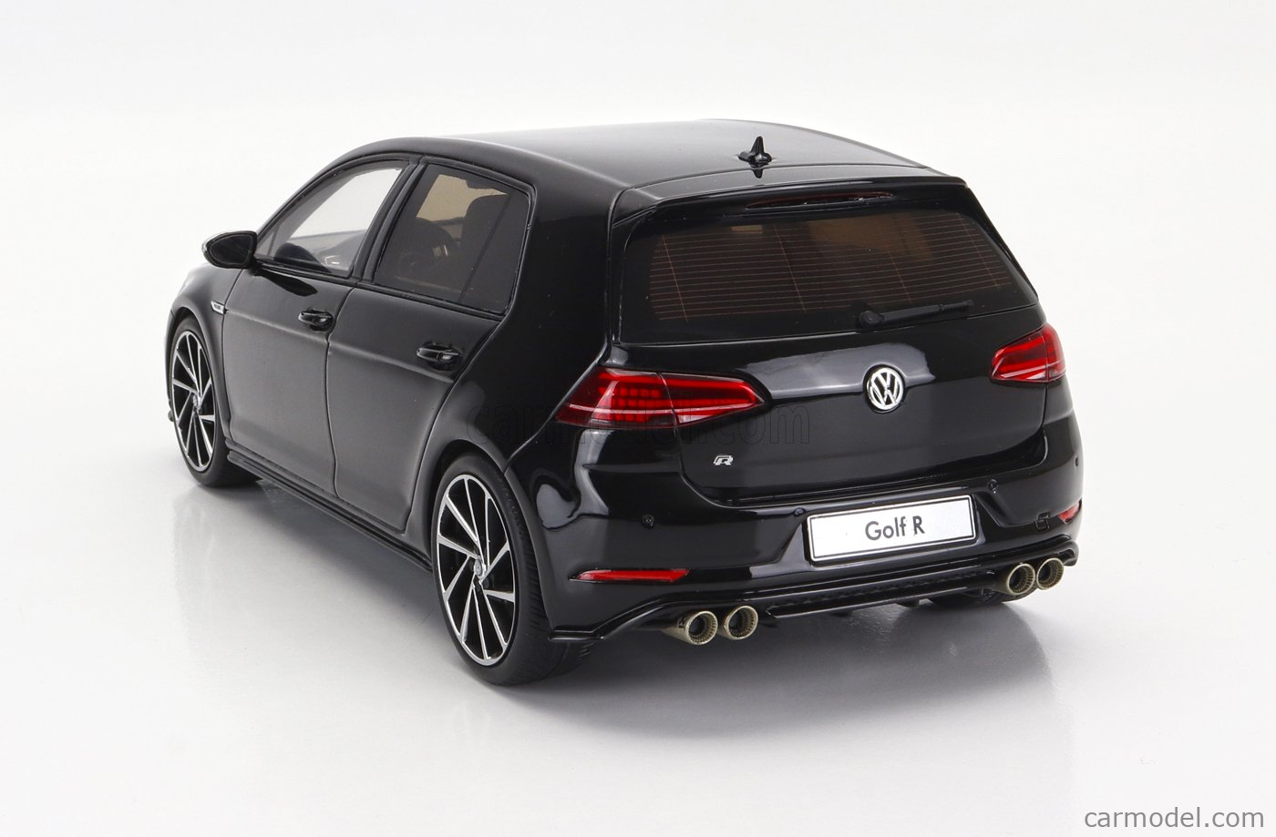 OTTO-MOBILE OT417 Scale 1/18 | VOLKSWAGEN GOLF VII R 2015 BLACK