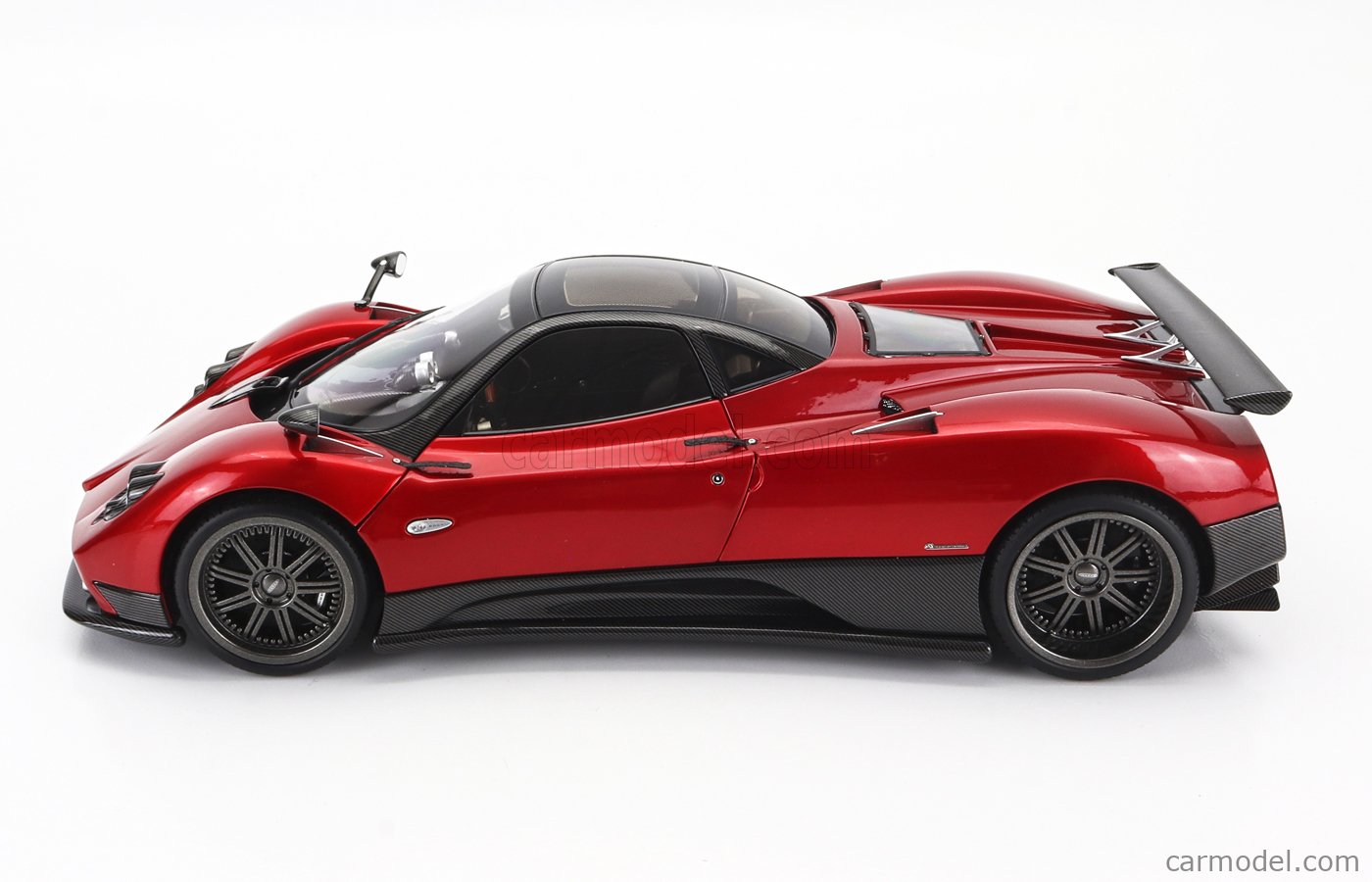 ALMOST-REAL ALM850406001 Scale 1/18 | PAGANI ZONDA F 2005 RED