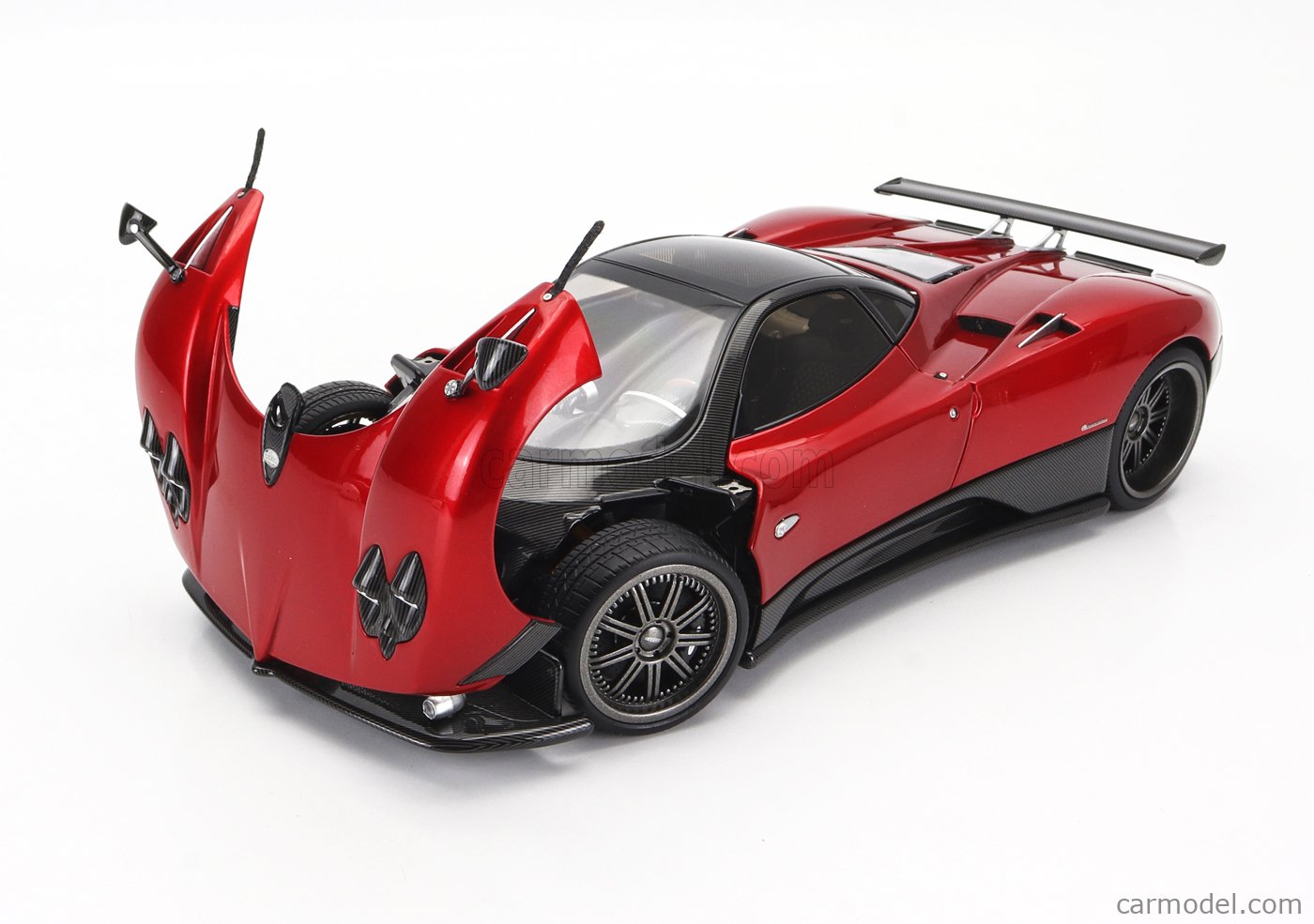 ALMOST-REAL ALM850406001 Scale 1/18 | PAGANI ZONDA F 2005 RED