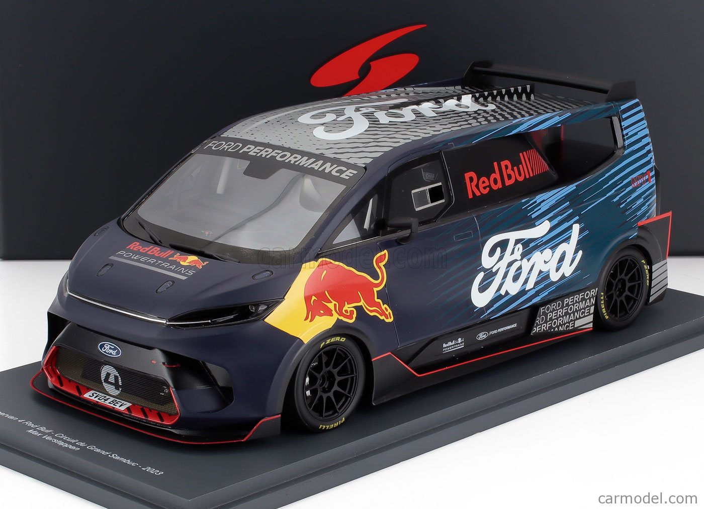 SPARK-MODEL 18S728 Scale 1/18 | FORD ENGLAND TRANSIT SUPERVAN 4 RED ...