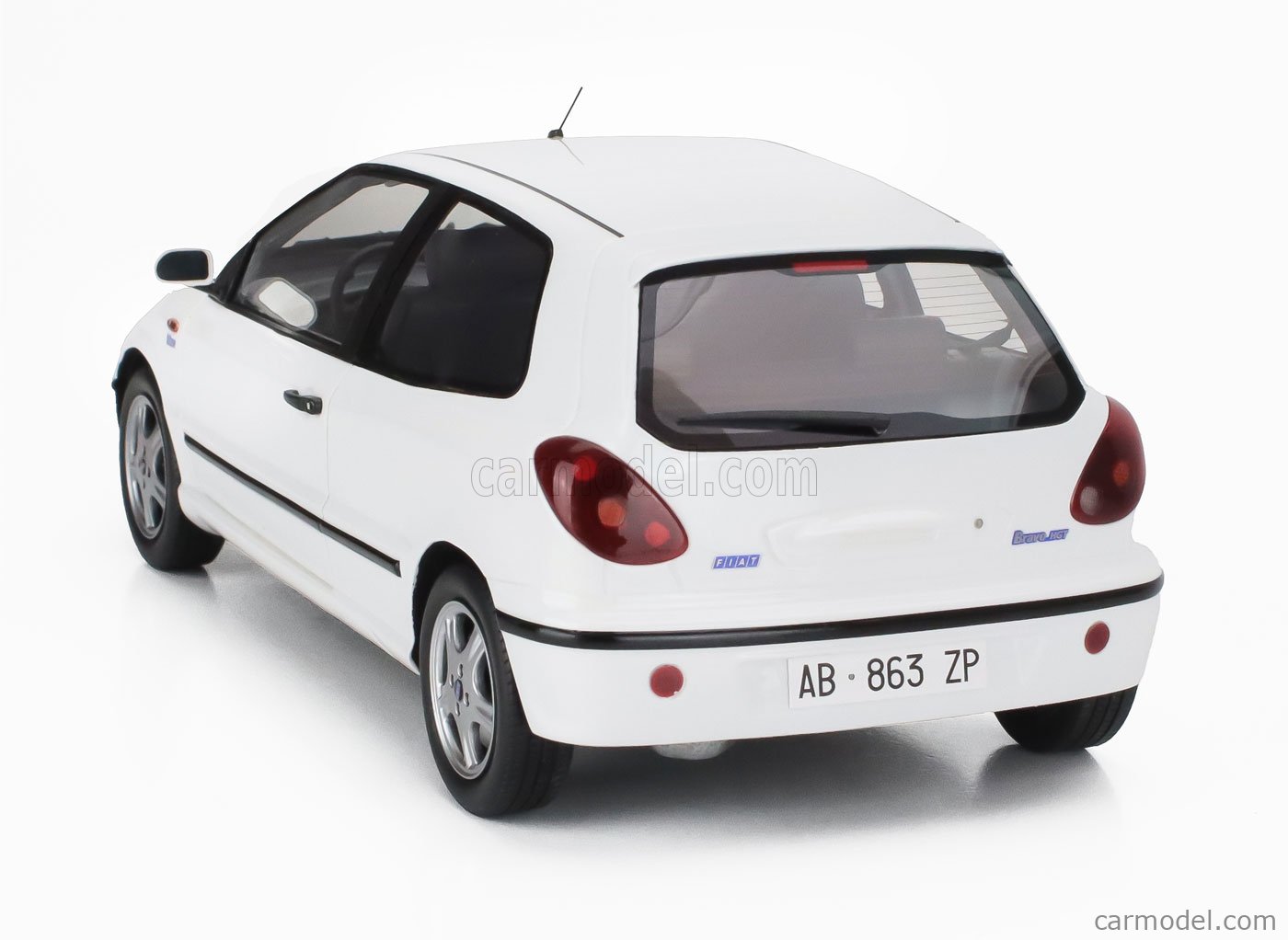 MITICA-R MITICA103033 Scale 1/18 | FIAT BRAVO HGT 1-SERIE 1995 BIANCO 349 - WHITE
