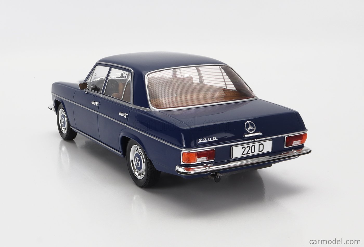 MCG MCG18123 Scale 1/18 | MERCEDES BENZ 220D (W115) 1968 BLUE