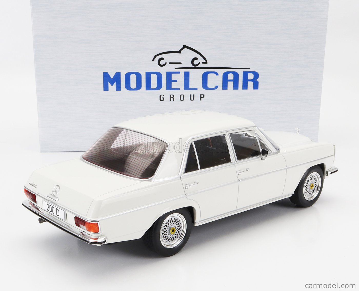 MCG MCG18122 Scale 1/18 | MERCEDES BENZ 220D (W115) 1968 WHITE