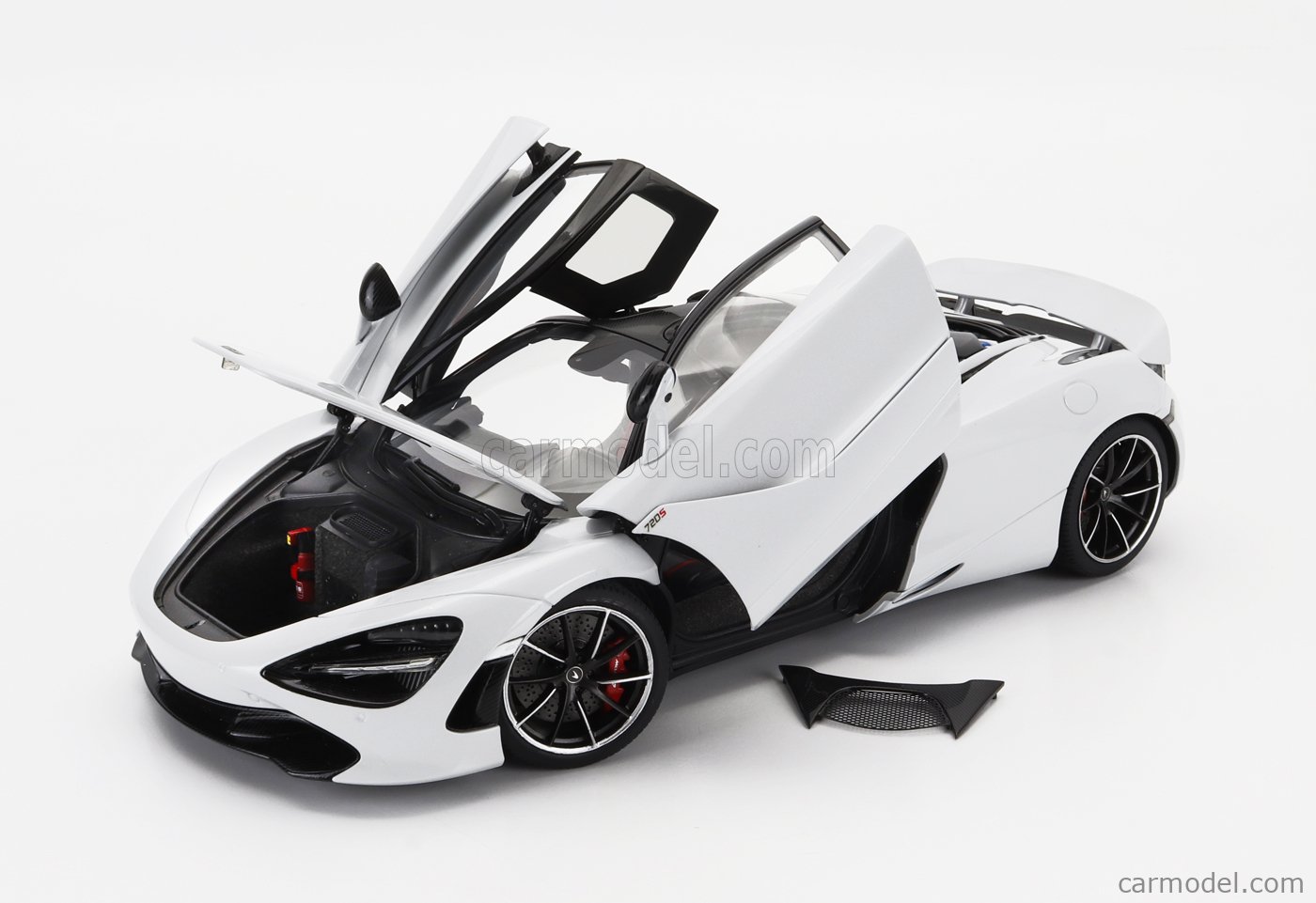 AUTOART 76069 Scale 1/18 | McLAREN 720S 2017 SILICA WHITE