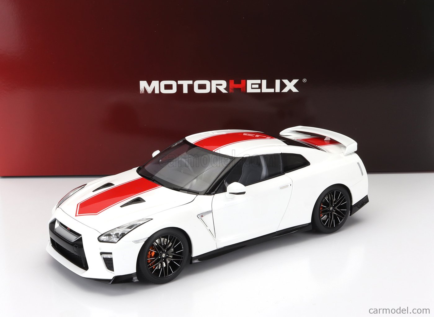MOTORHELIX M83501 Scale 1/18 | NISSAN SKYLINE GT-R (R35) WITH ENGINE ...