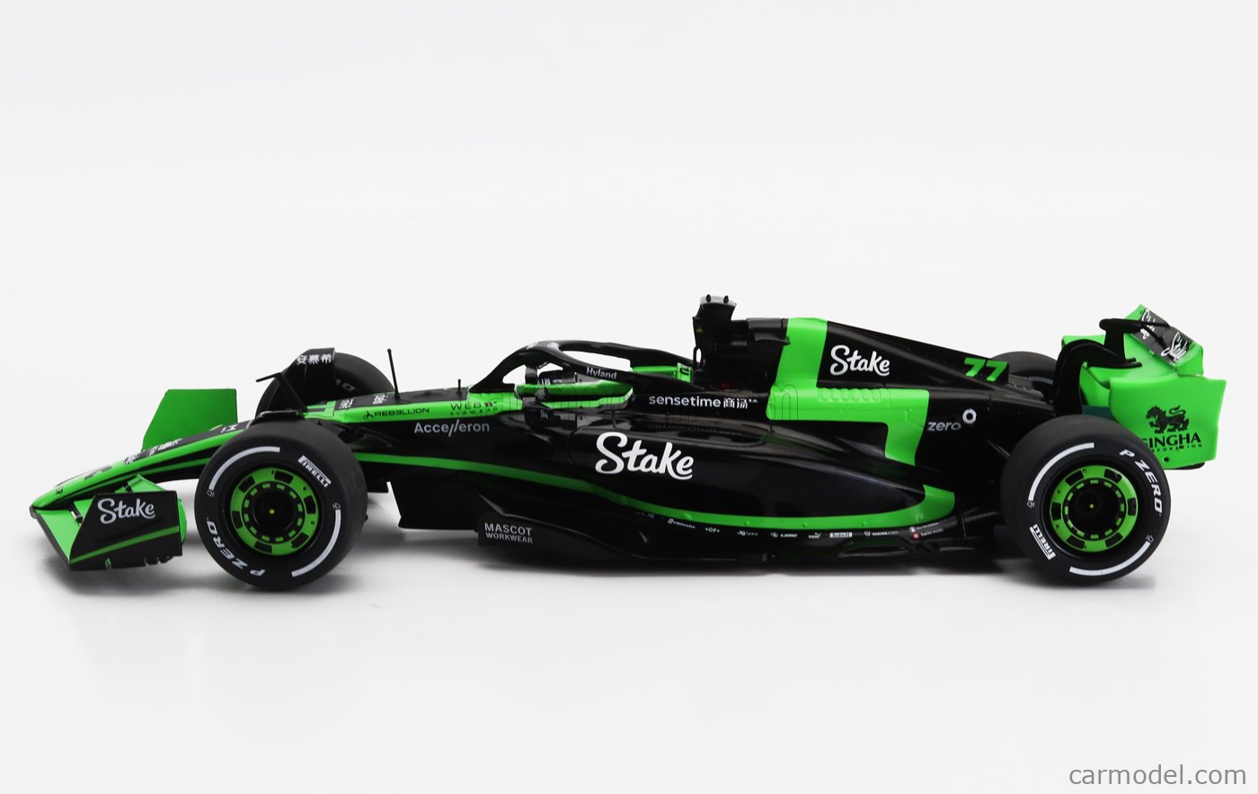 SOLIDO 1811104 Scale 1/18 | SAUBER F1 C44 TEAM STAKE KICK PRESENTATION SEASON 2024 - N 77 ...