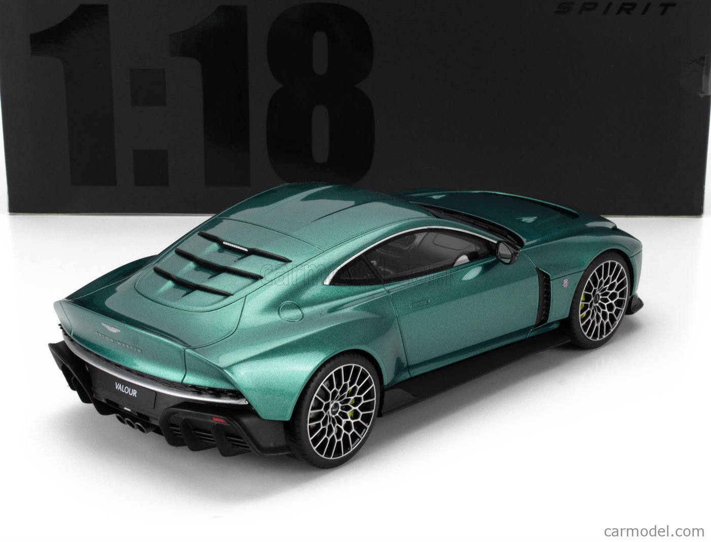 GT-SPIRIT GT480 Echelle 1/18 | ASTON MARTIN VALOUR 2024 GREEN