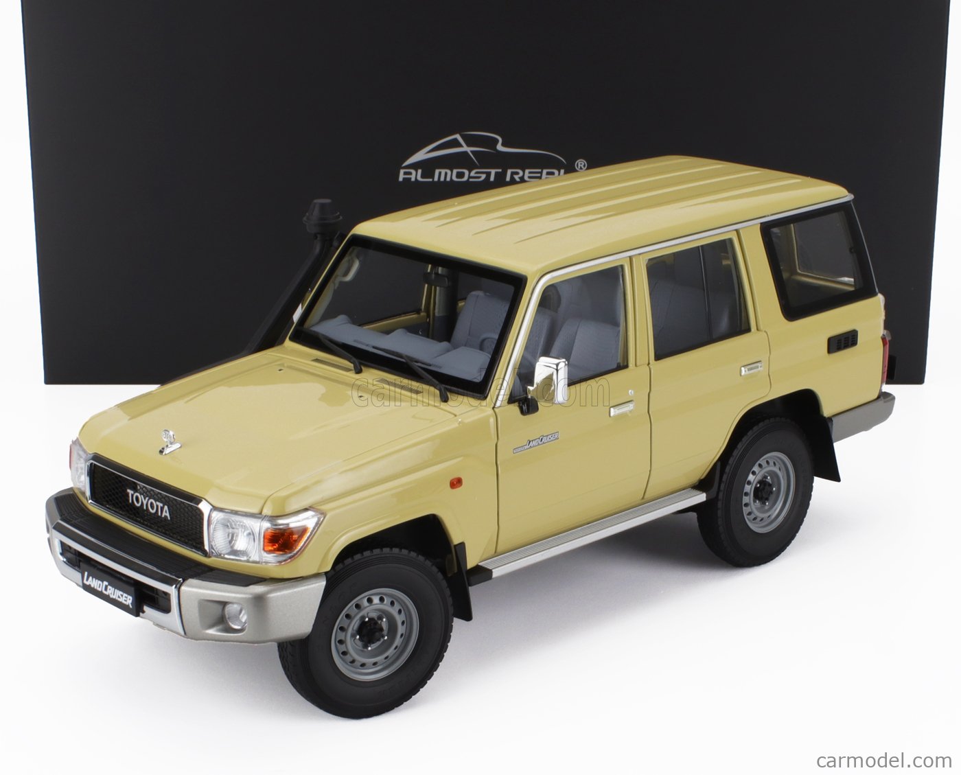 ALMOST-REAL ALM870102 Scale 1/18 | TOYOTA LAND CRUISER 76 2017 CREAM
