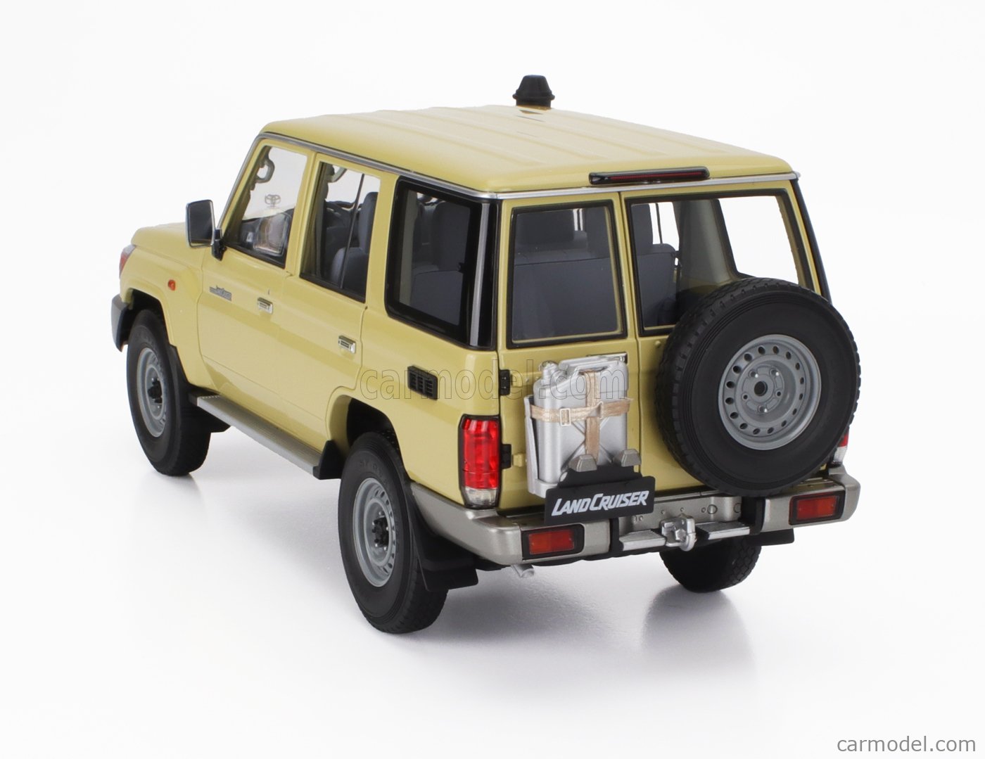 ALMOST-REAL ALM870102 Scale 1/18 | TOYOTA LAND CRUISER 76 2017 CREAM