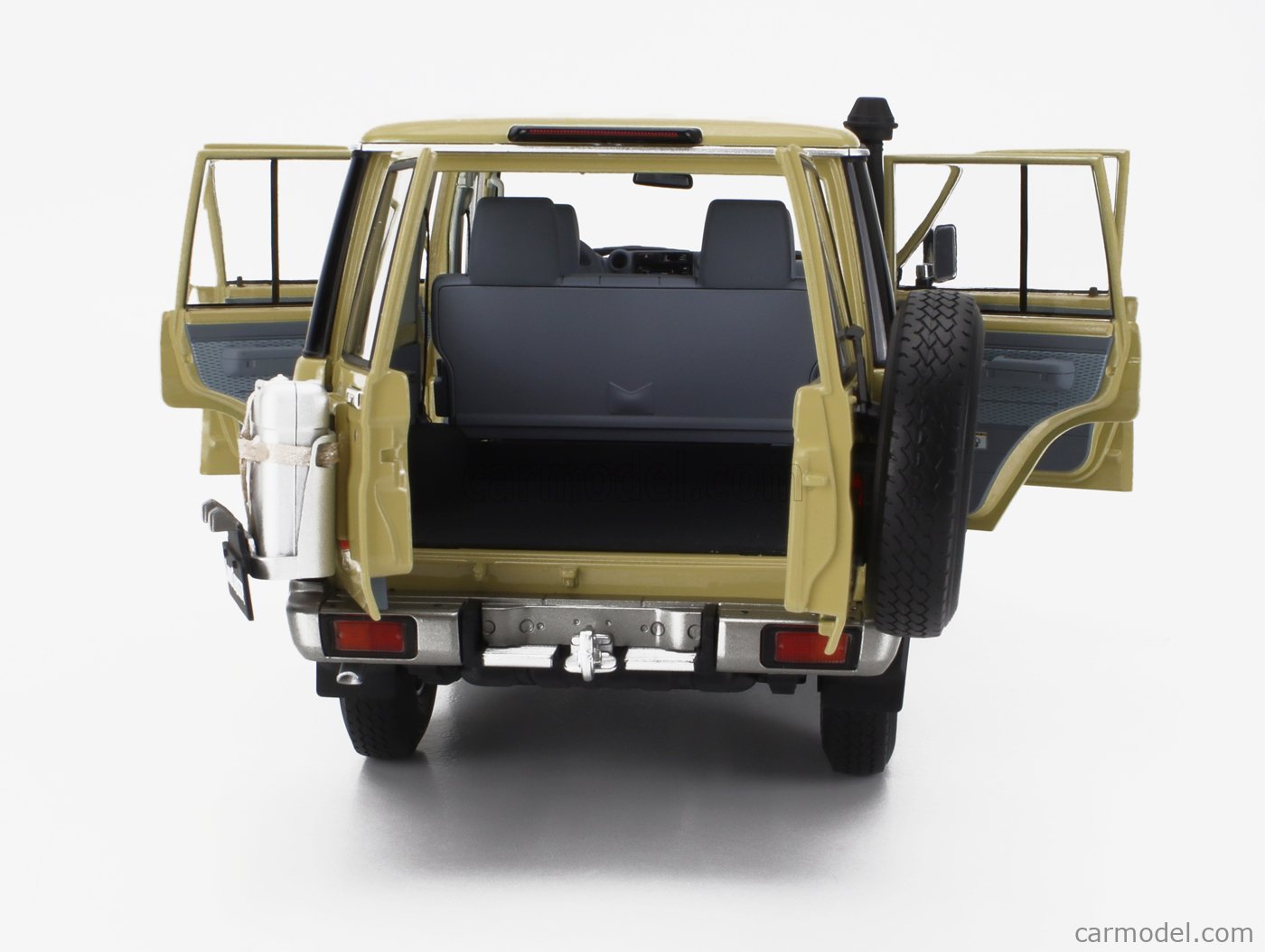 ALMOST-REAL ALM870102 Scale 1/18 | TOYOTA LAND CRUISER 76 2017 CREAM