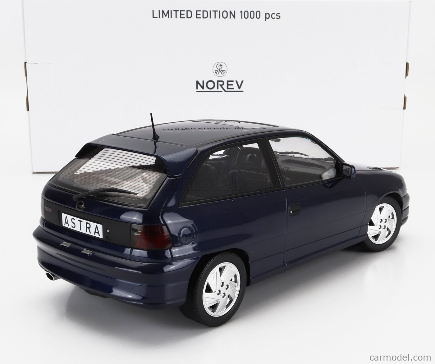 NOREV 183670 Scale 1/18 | OPEL ASTRA F GSi 1992 BLUE