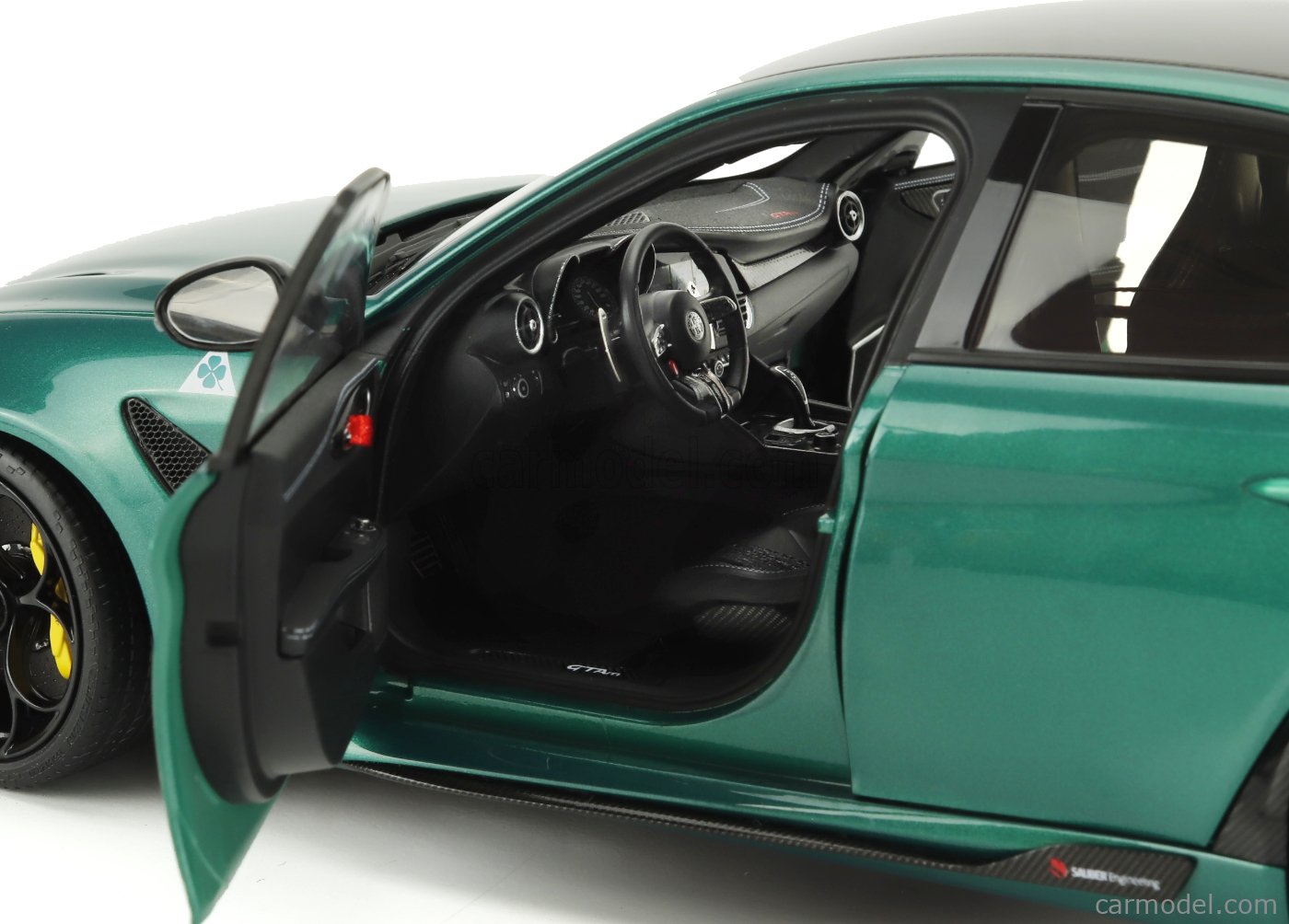 MOTORHELIX M89008 Scale 1/18 | ALFA ROMEO GIULIA GTAm WITH ENGINE AND ...