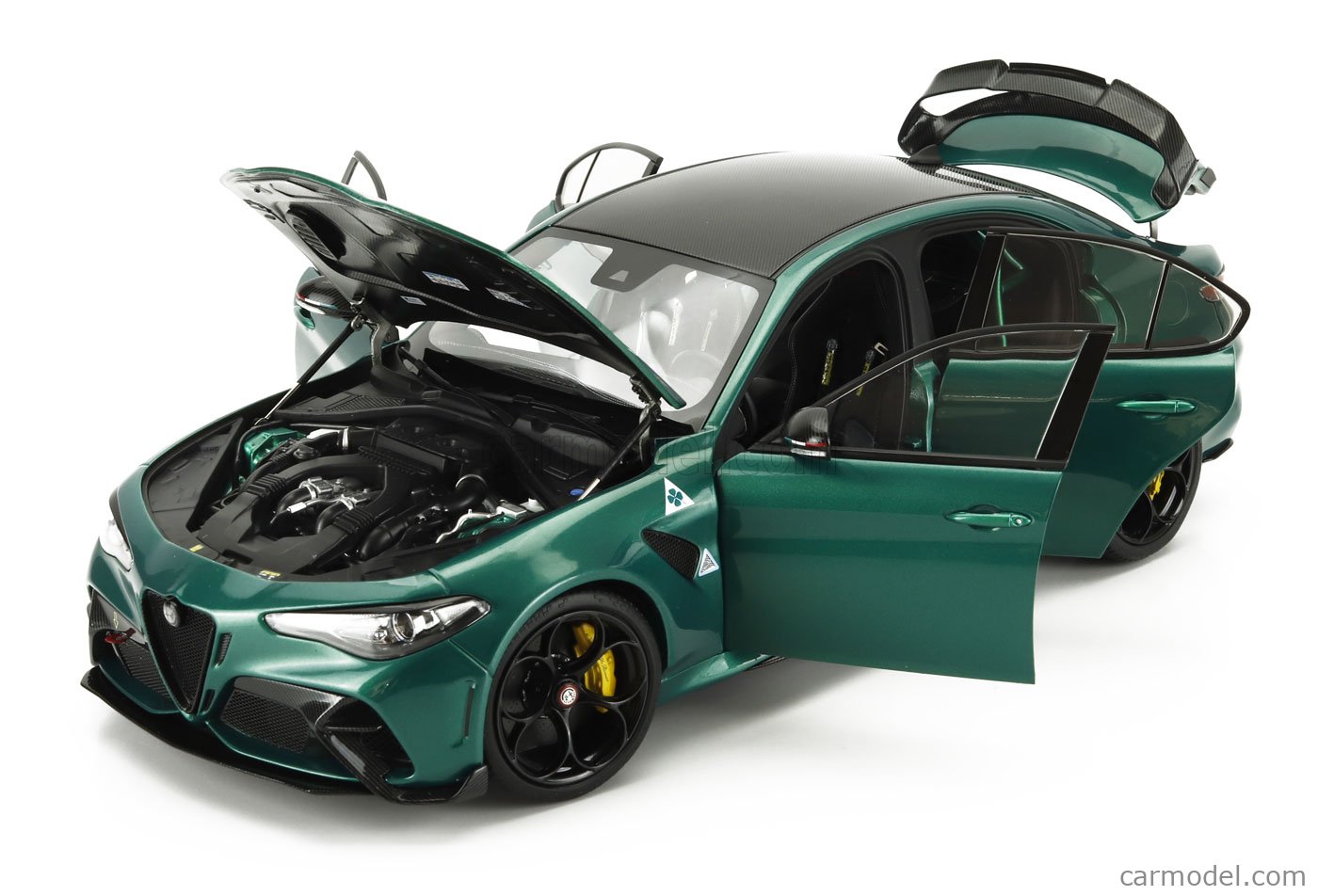 MOTORHELIX M89008 Scale 1/18 | ALFA ROMEO GIULIA GTAm WITH ENGINE AND ...