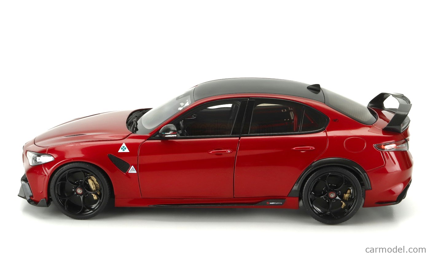 MOTORHELIX M89007 Escala 1/18 | ALFA ROMEO GIULIA GTAm WITH ENGINE AND ...