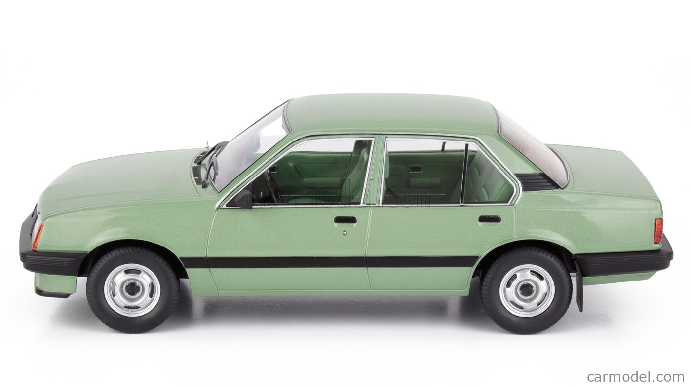 MCG MCG18458 Scale 1/18 | OPEL ASCONA C SR 1981 GREEN MET