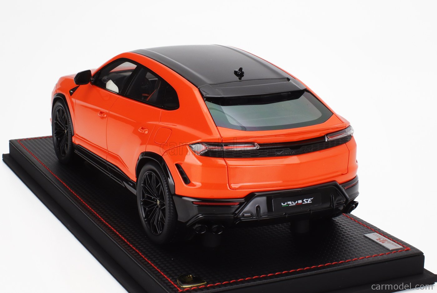 MR-MODELS LAMBO061A Scale 1/18 | LAMBORGHINI URUS SE 2023 - CON VETRINA ...