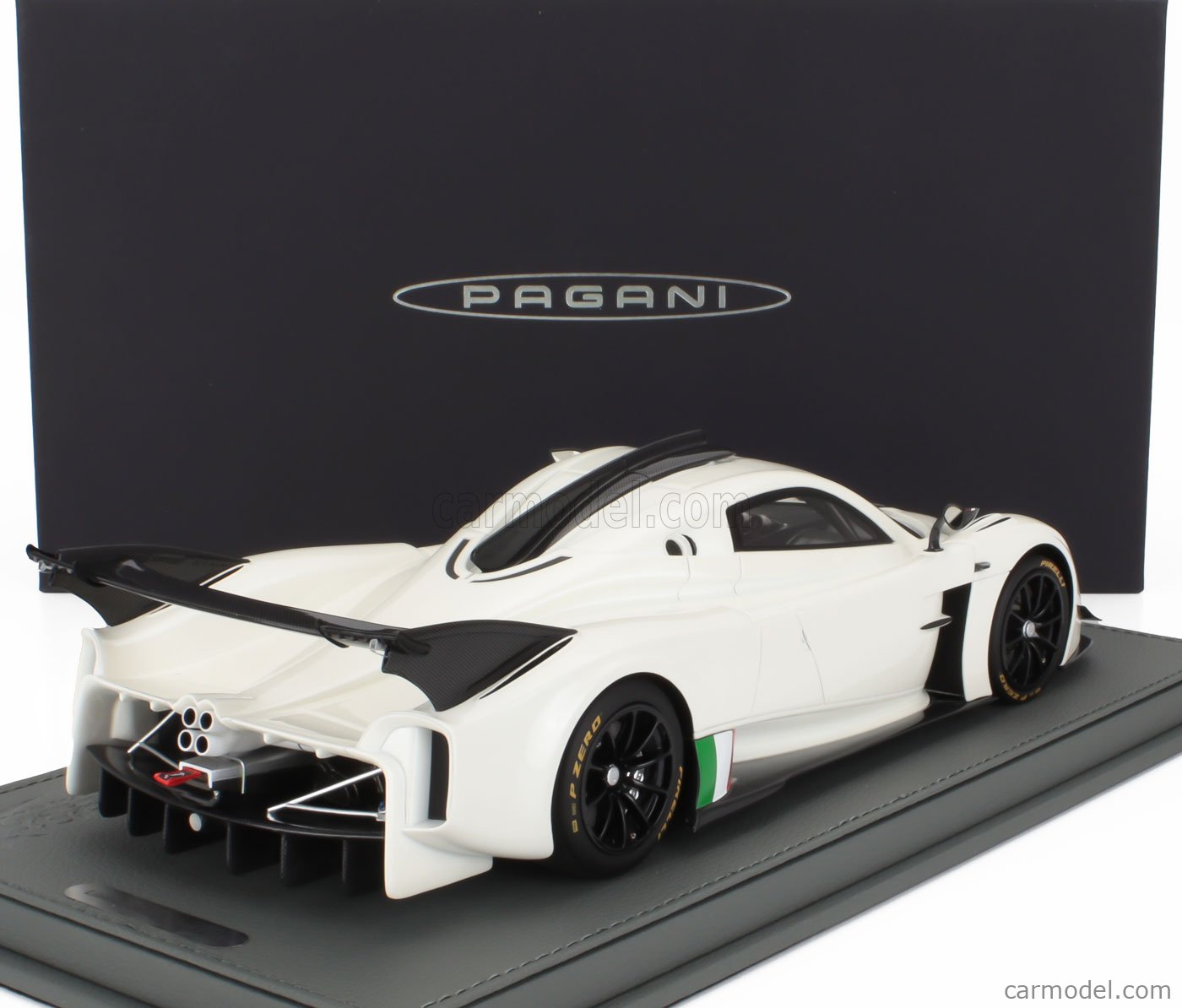 BBR-MODELS P18218F-VET Scale 1/18 | PAGANI HUAYRA R 2021 - CON VETRINA ...