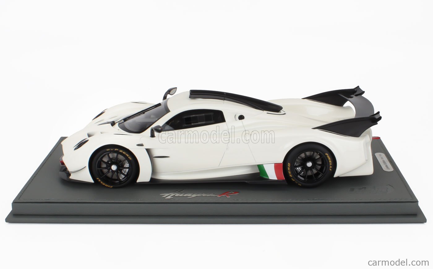 BBR-MODELS P18218F-VET Scale 1/18 | PAGANI HUAYRA R 2021 - CON VETRINA ...