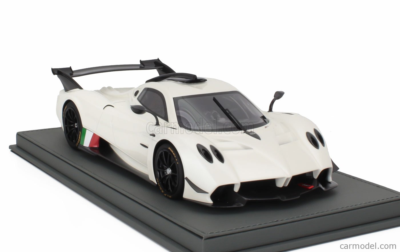 BBR-MODELS P18218F-VET Scale 1/18 | PAGANI HUAYRA R 2021 - CON VETRINA ...